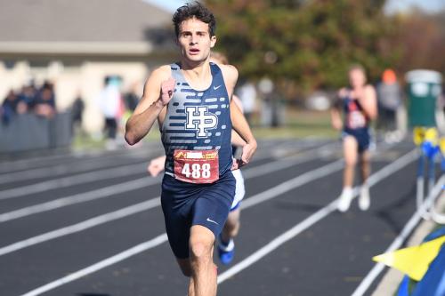 HPrunning Dominguez Takes 3rd as Team Qualifies for Sectionals